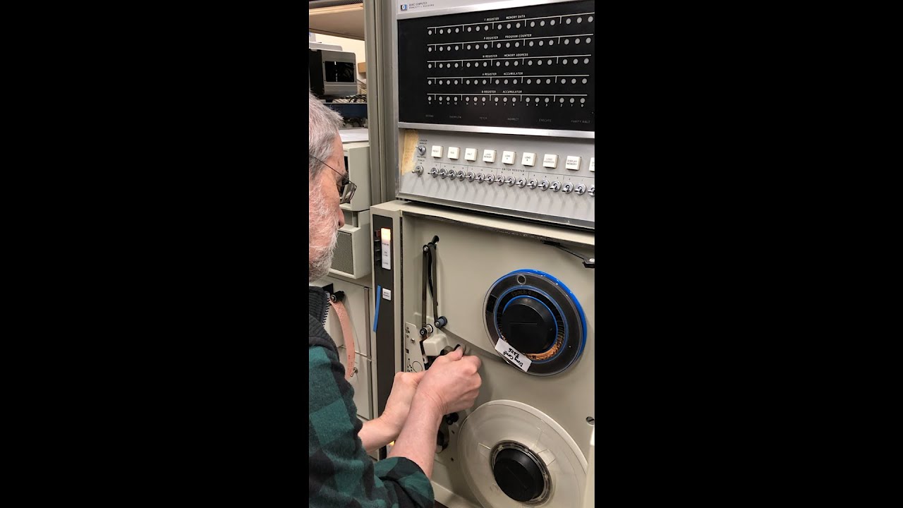 How to check the paper tape reader on your new HP 1000 computer - YouTube