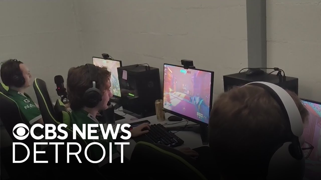 Eastern Michigan University recruits top talent for esports teams - YouTube