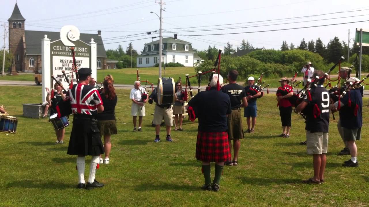 Cobourg Legion Pipe Band at CMIC - YouTube