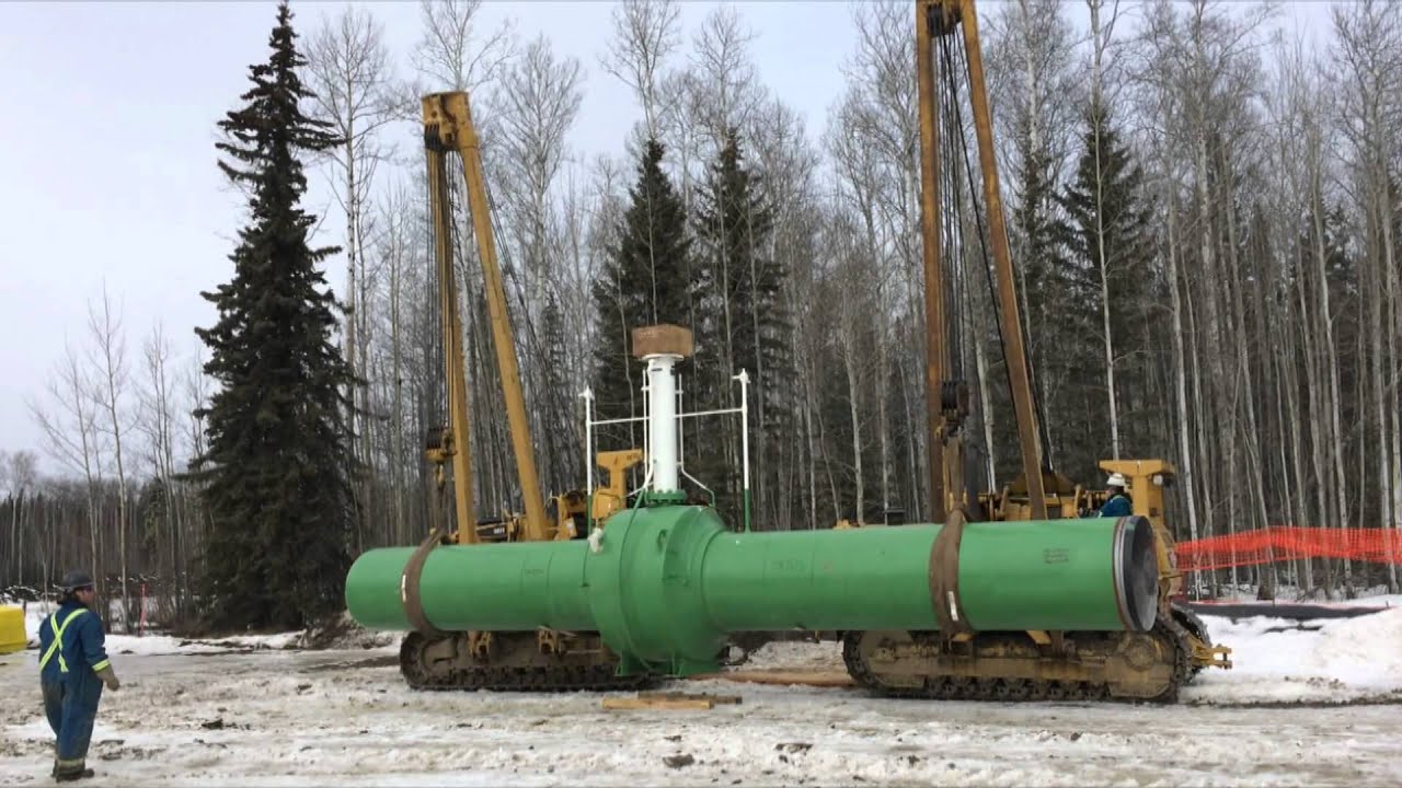 Walking A Spool Piece - Pipeline Fabrication - YouTube