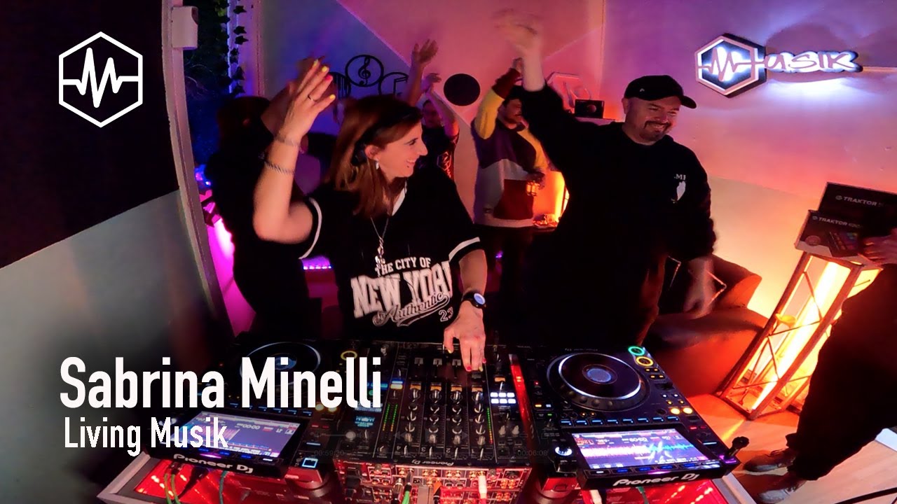 LIVING MUSIK 011 - Sabrina Minelli - YouTube