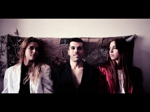 Onlytheater.gr - Οικογένεια Τσέντσι - YouTube