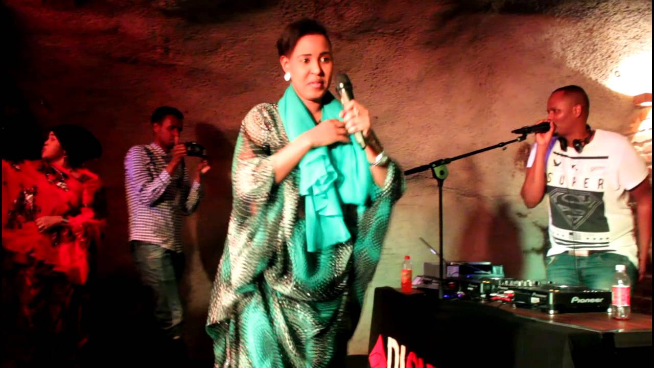 Farxiya Kabayare ( Ku Ogoliyaa ) LIVE Gothenburg 2016 HD - YouTube