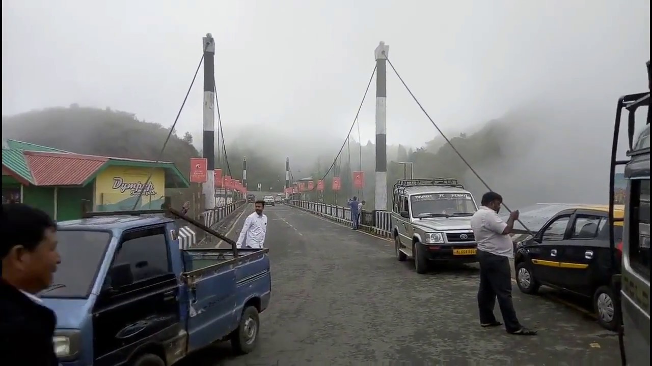 Excellent Cherrapunji Viewpoint | The Beautiful Mawkdok valley View ...