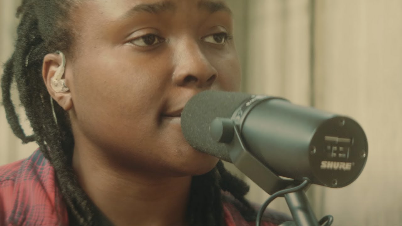 Joy Oladokun - mighty die young (Live From Hales Marina) - YouTube