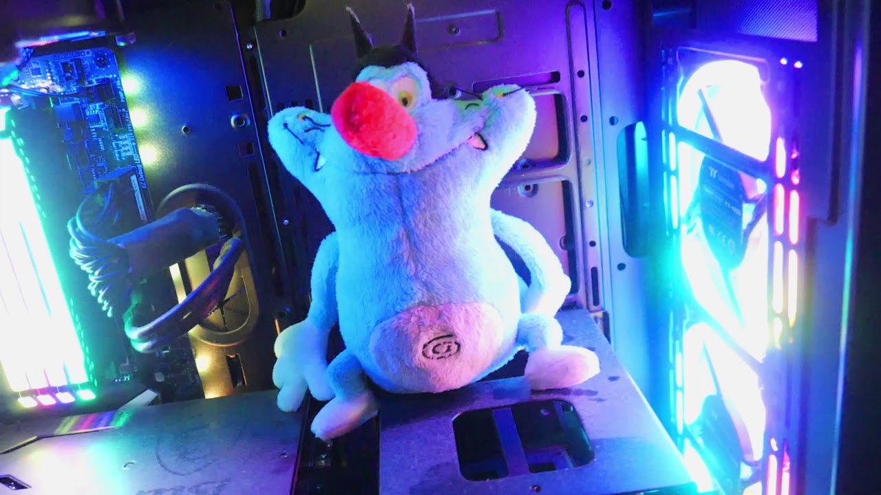 OGGY RENTRE À L'INTÉRIEUR DE MON PC GAMER !! - YouTube