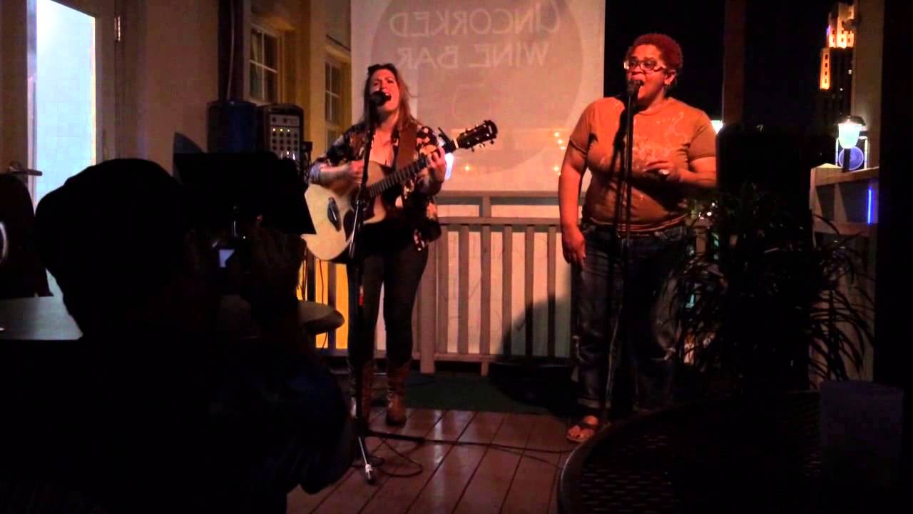 Rachel Roberts and Dorianne Denard sing "going up yonder" - YouTube