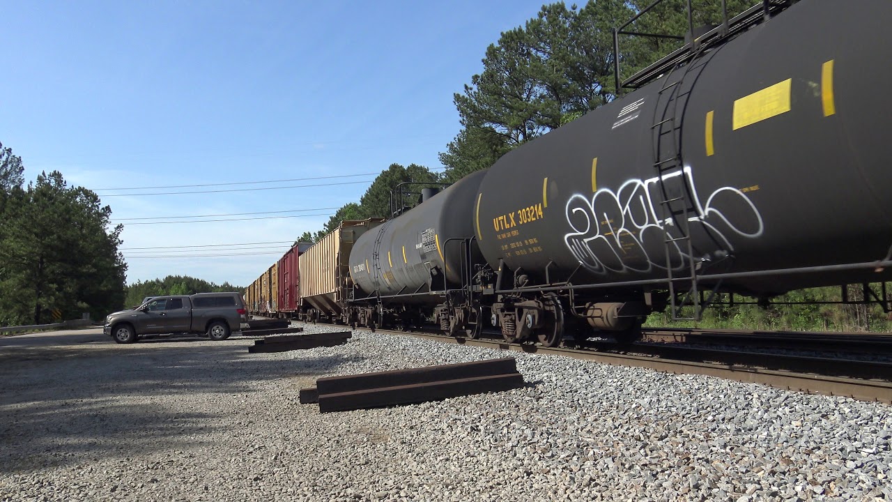 CSXT Q409-17 - YouTube