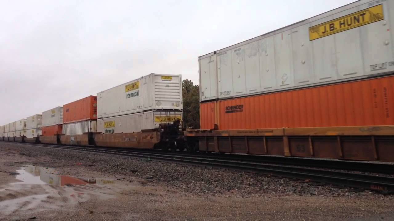 BNSF 4752 in Clear Lake, MN - YouTube