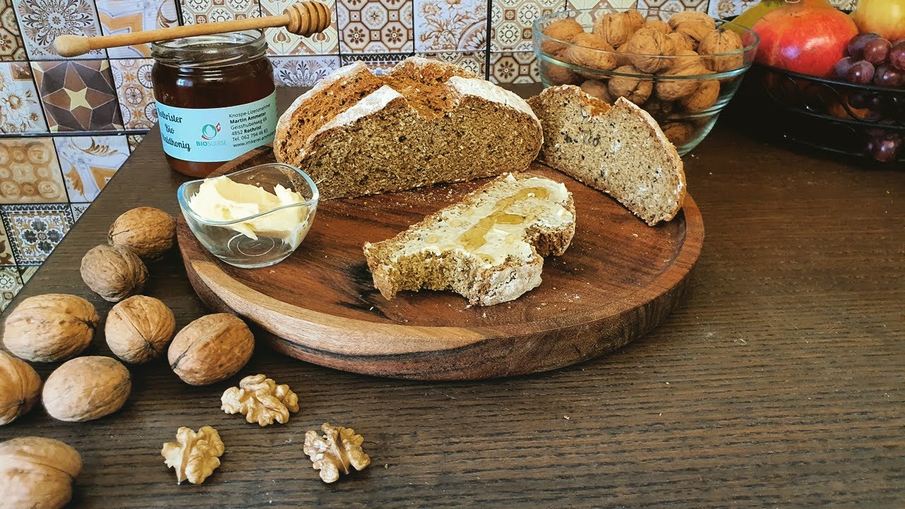 Buk e shpejt me arra / Schnelles Walnussbrot / Quick Nut Bread - YouTube