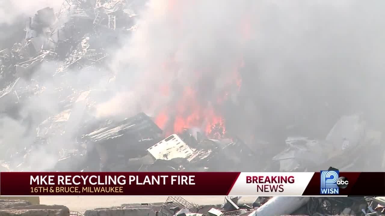 Milwaukee fire crews battle massive fire at recycling plant - YouTube