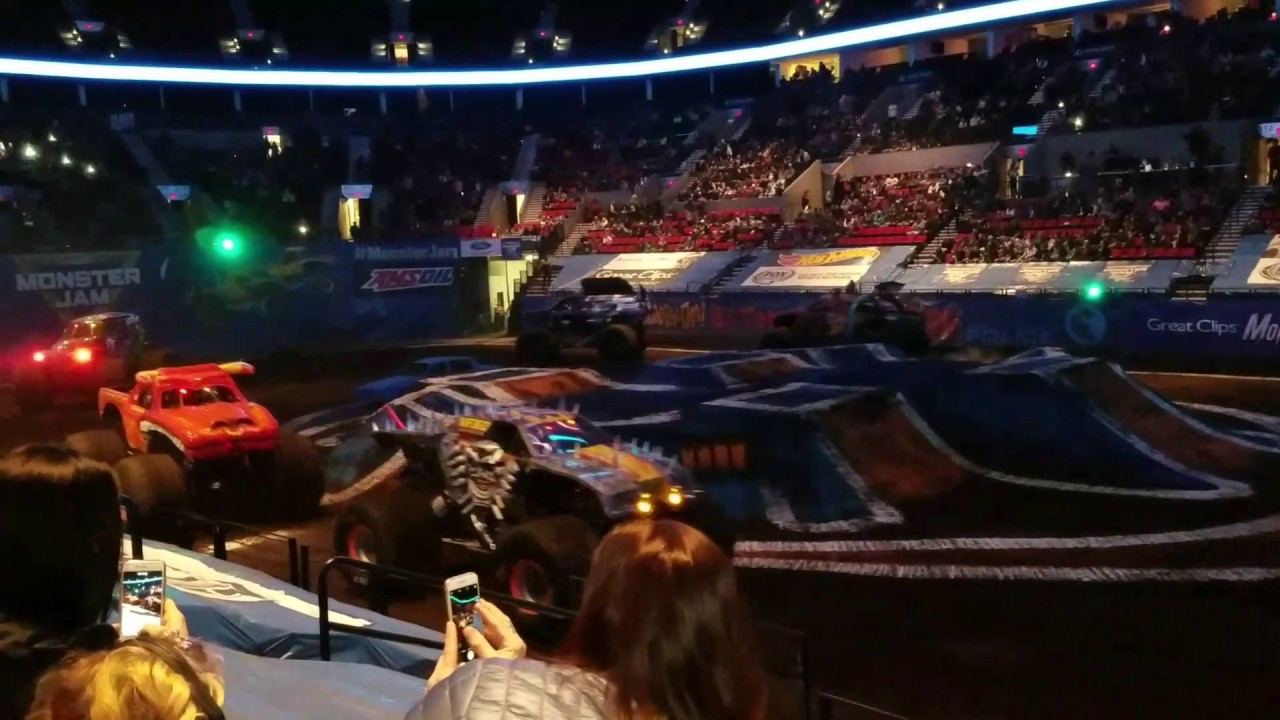 Monster jam intro Portland 2017 - YouTube