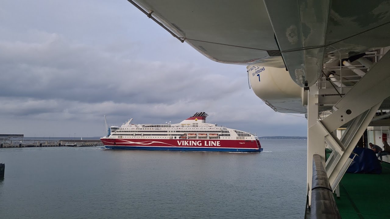 Viking line "Viking xprs" departs Tallin port - YouTube