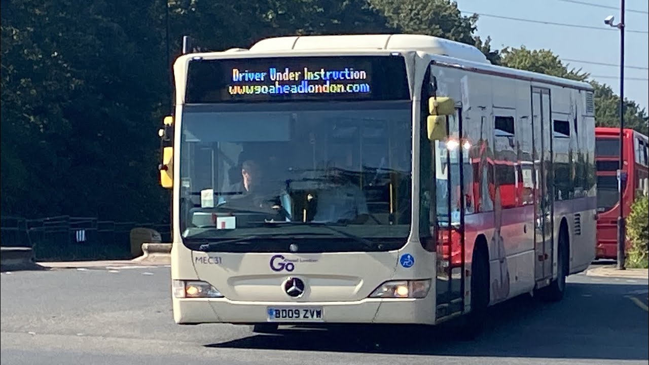 Mercedes-Benz Citaro O530 Go Ahead London Driver Under Instruction ...