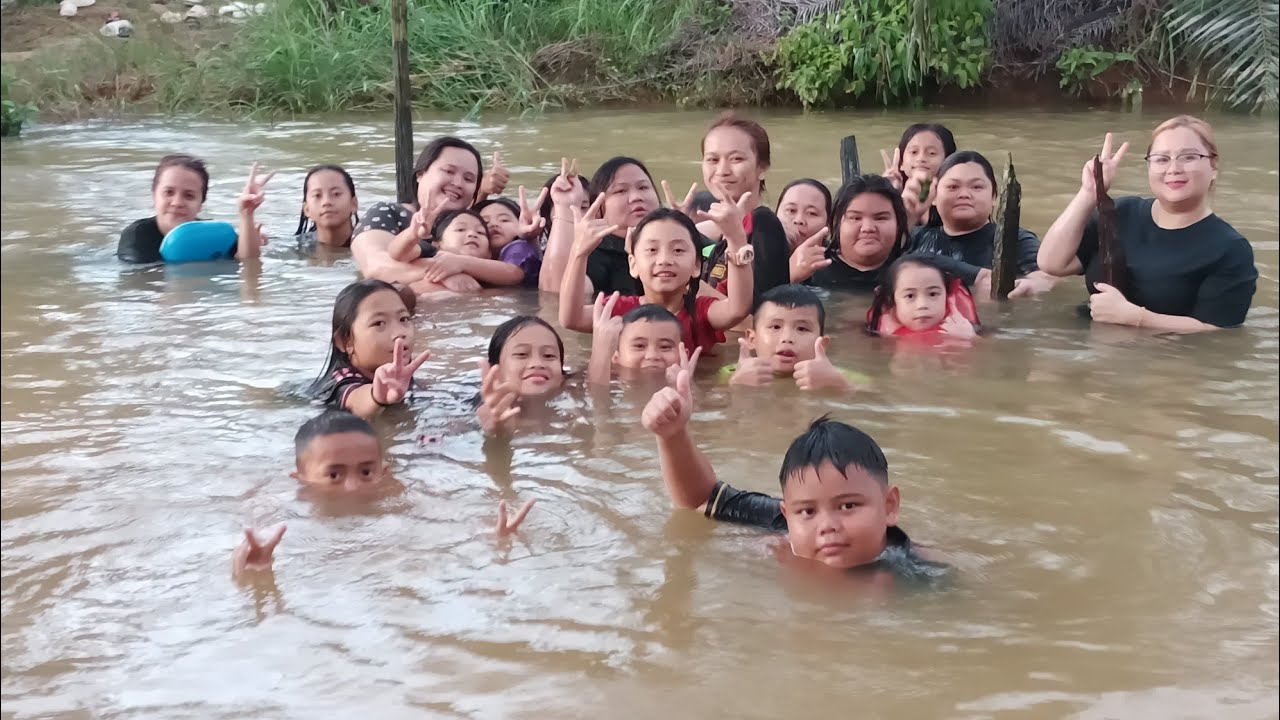 Mandi Sungai Bersama Anak-Anak//Sungguh Gembira//Sungai Selezu// - YouTube