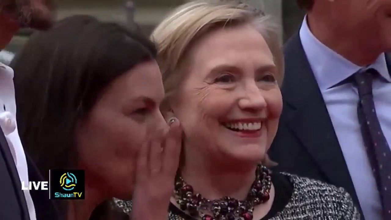 Hillary Clinton walks red carpet for "Hillary" at the Berlinale - YouTube