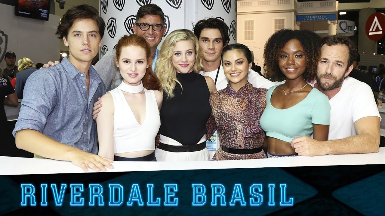 Riverdale Signing | COMIC CON 2016 - YouTube