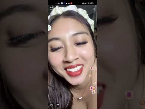 Bigo Live Sri Ayu Tarisa pake tanktop no Armor Hot #bigo #periscope#live 