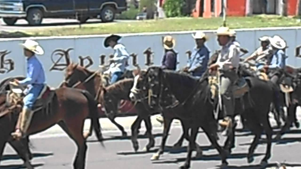 Cabalgata, Rodeo Dgo. Abril 2012 - YouTube