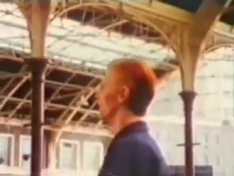 David Bowie - The Victoria Station Video, May 2 1976 - YouTube