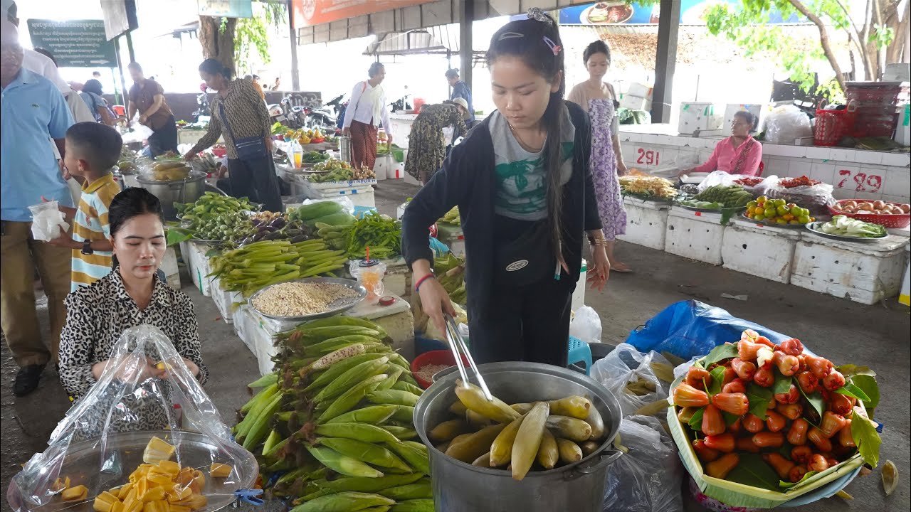 Cambodian market street food - Fried Fish Cake, Boiled Corn, Snails ...