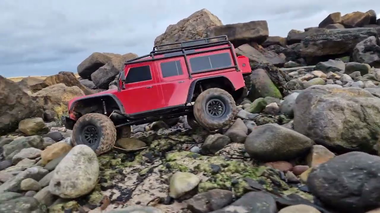 Good Vibes. TRAXXAS TRX4 Defender. Sand ride and crawling on the beach ...