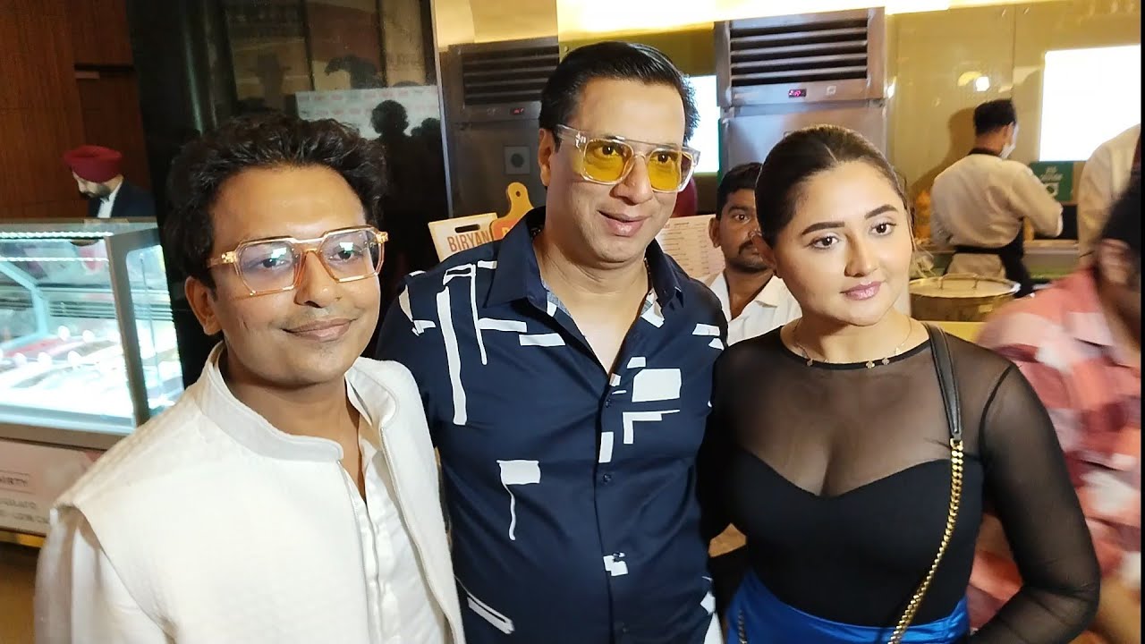 Bigg Boss Fame Rashmi Desai New Look At Movie Sarkit Screening - YouTube