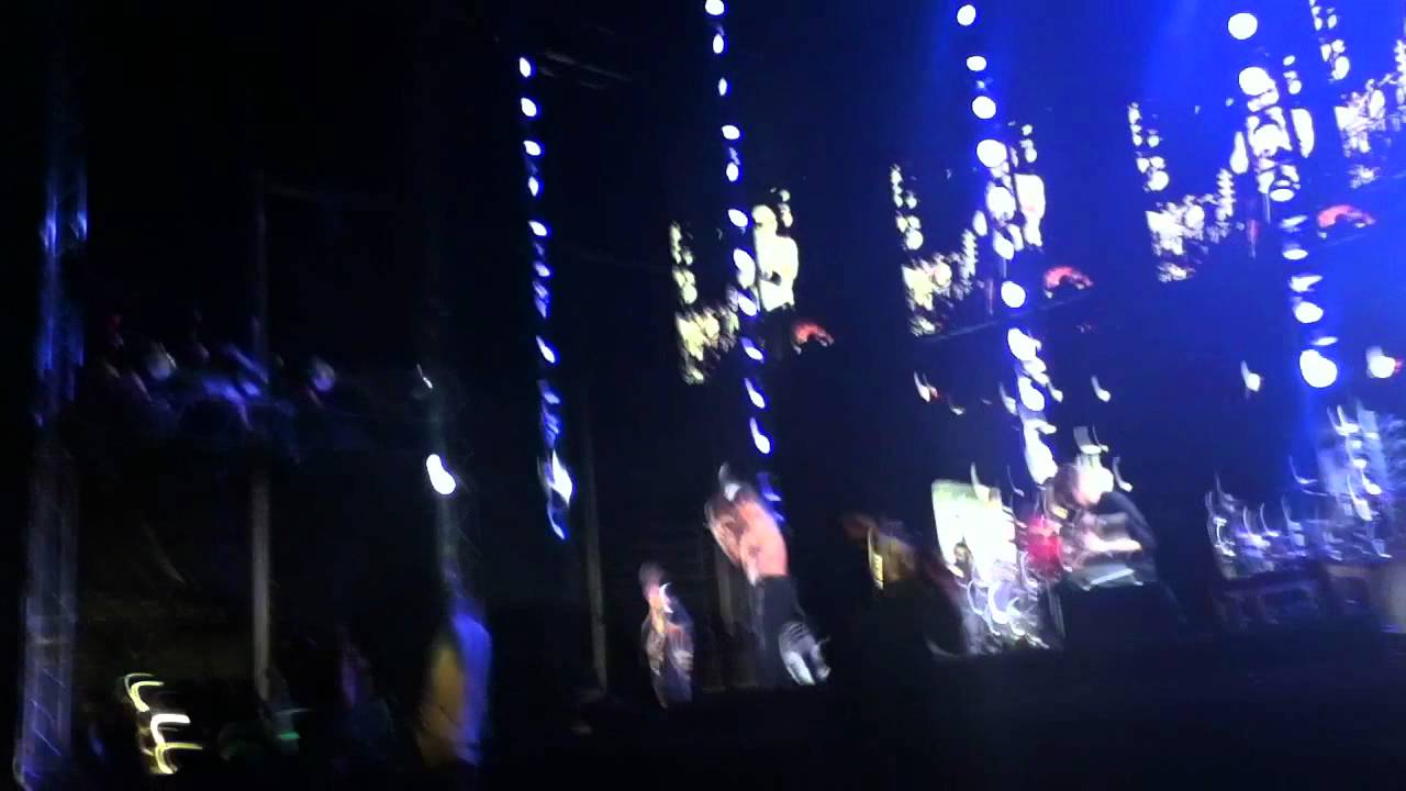 Red Hot Chili Peppers - Charlie - Bucharest Live August 2012 - YouTube