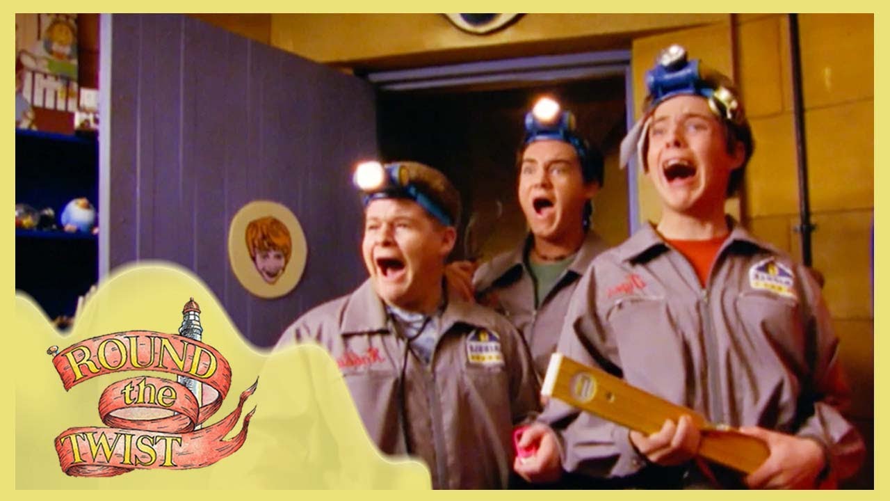 Teen boys scared of dust monster! | Round The Twist Clip - YouTube