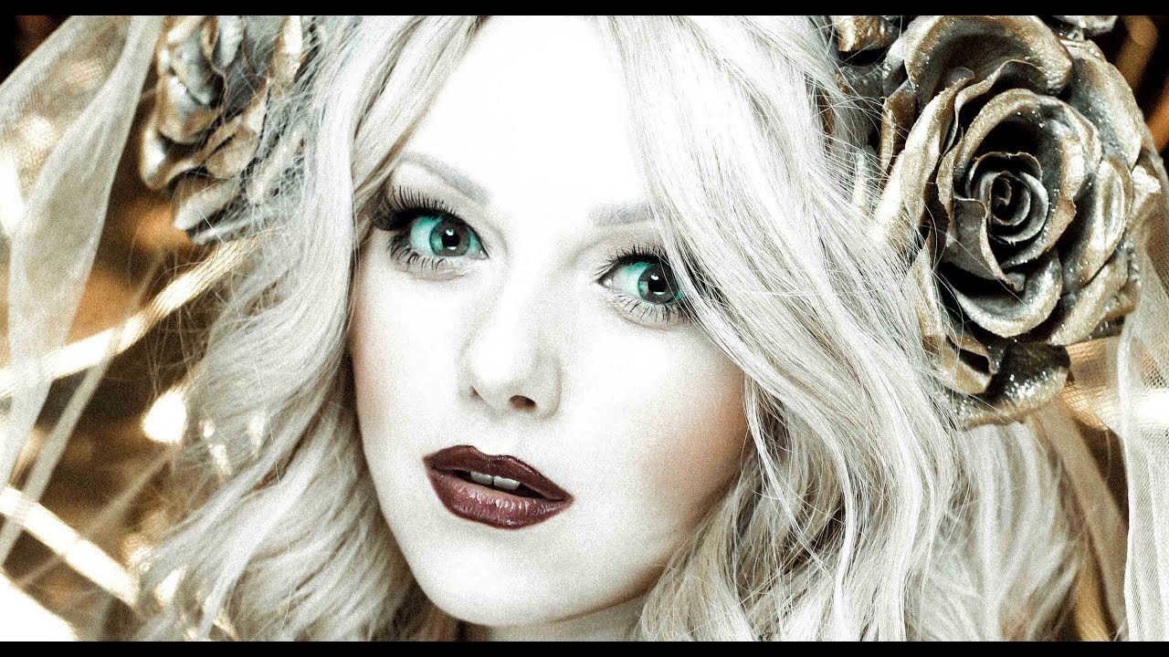Arina Domski - Carol of the Bells (Щедрик) - YouTube