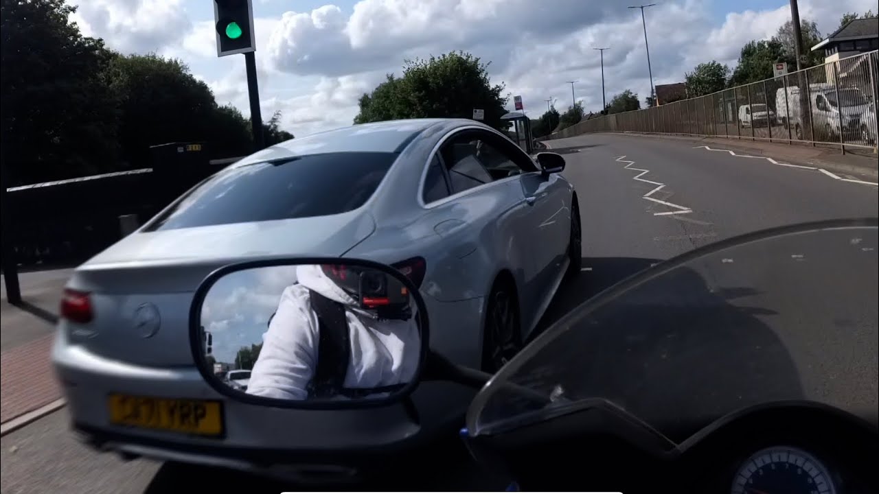Brake-checking dangerous driver without a cause earns a mirror slap 👋🏼 ...