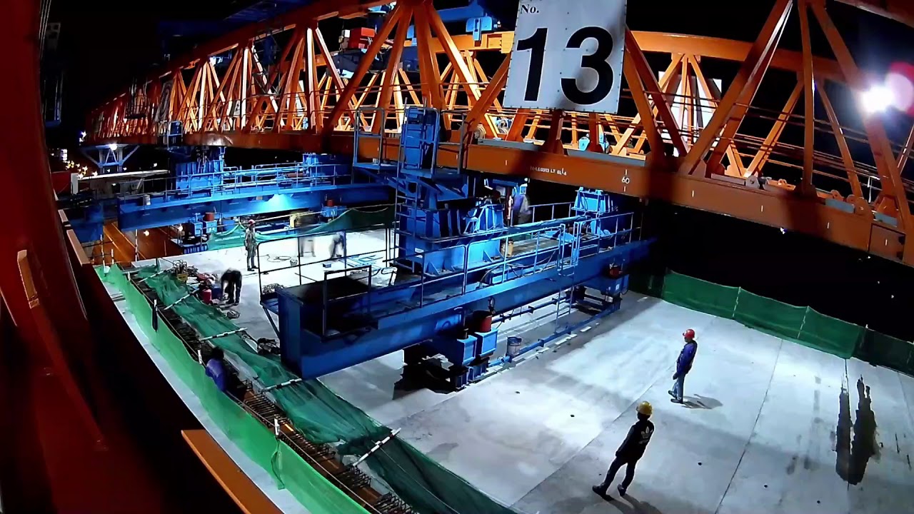 LAUNCHING GANTRY (Run Truss) - YouTube