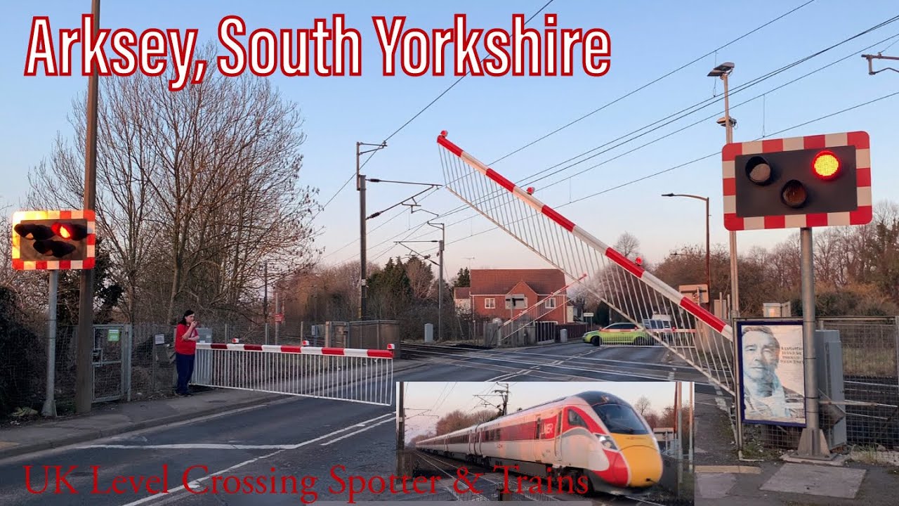 Arksey Level Crossing, South Yorkshire - YouTube