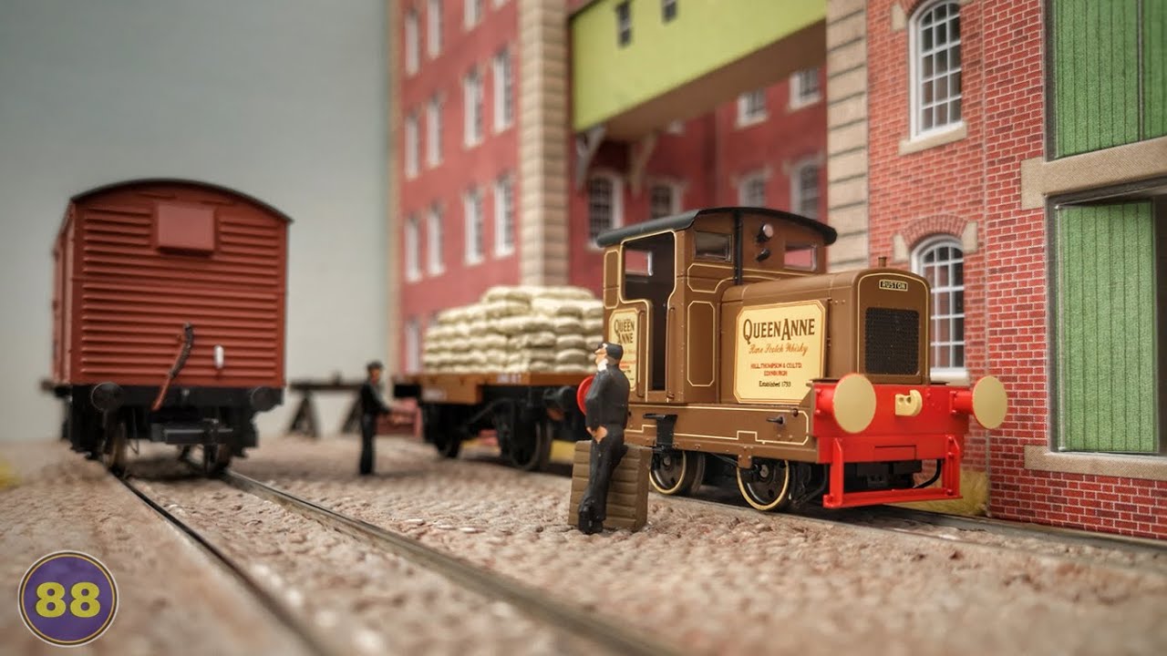 Hornby Ruston 48DS - "Queen Anne" - Compton Quay - Micro Layout - YouTube