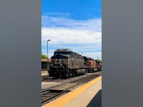 NS leads a BNSF Sand Train at Route 59! - YouTube