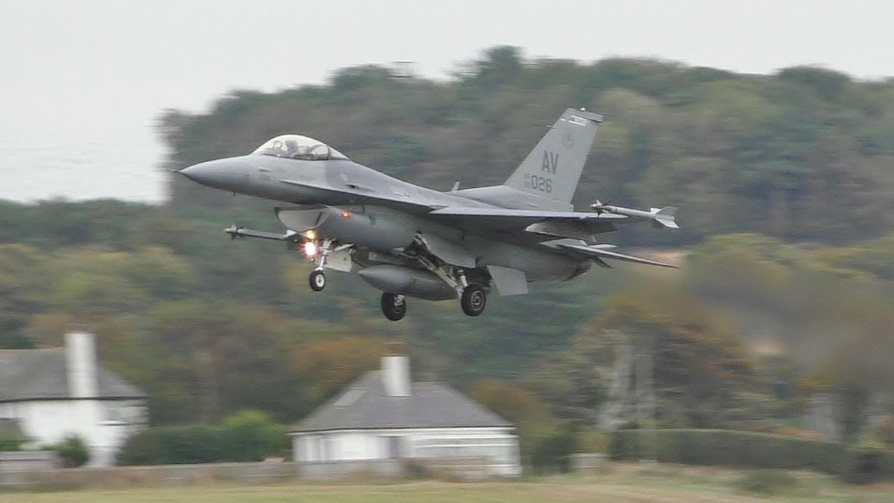USAF Lockheed Martin F16 Fighting Falcon Overshoot at Prestwick Airport ...
