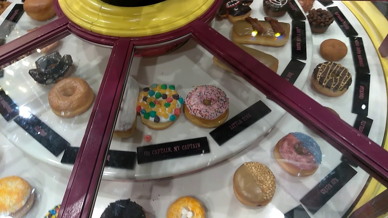 Finally checking out Voodoo Donuts for my first time! - YouTube