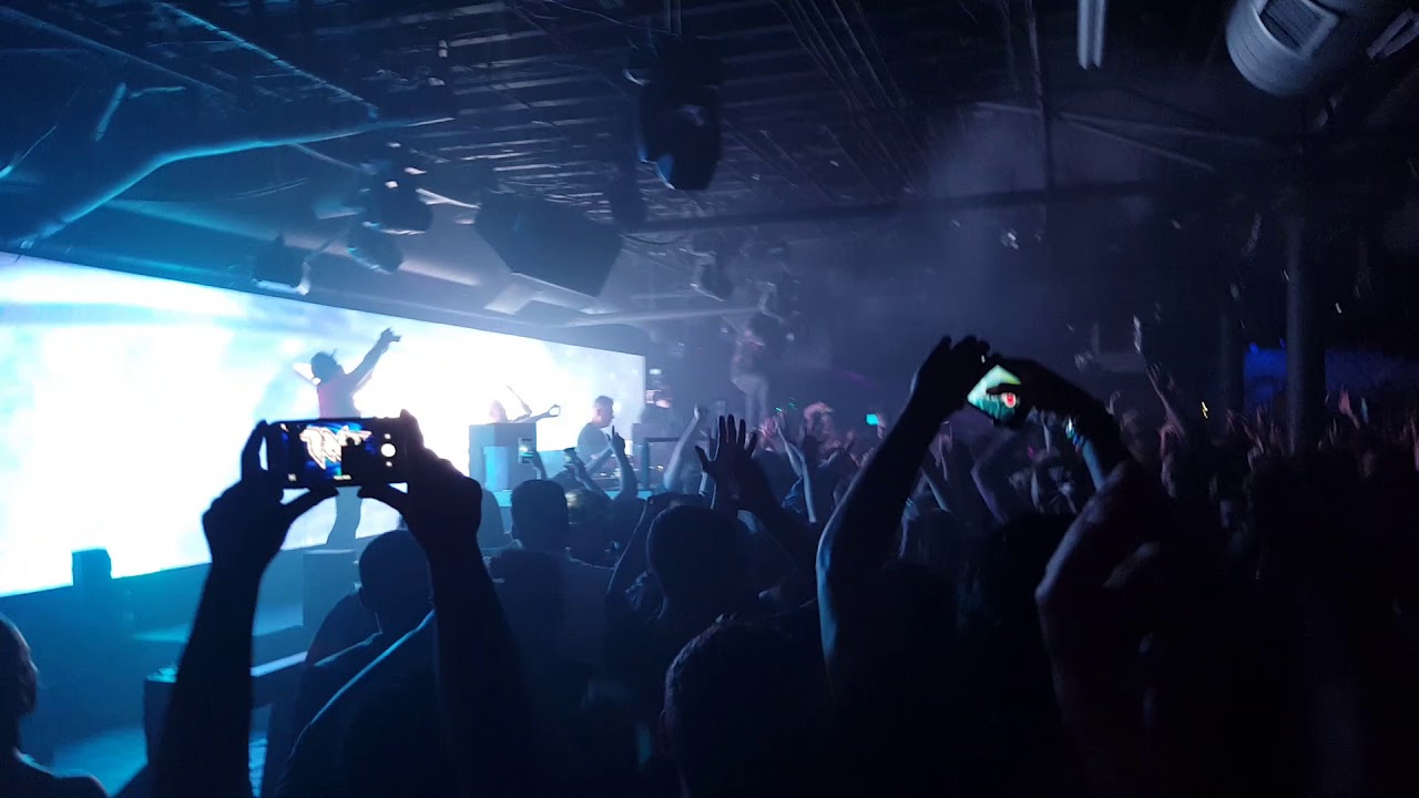 Showtek - Booyah (Hardstyle edit) - YouTube