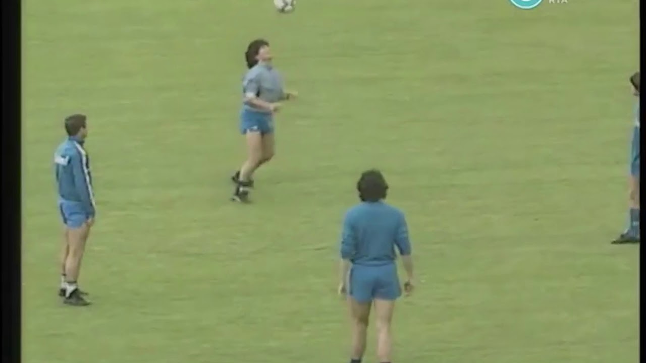 Maradona best skills ....... Diego Armando Maradona .......!! R.l.P ...