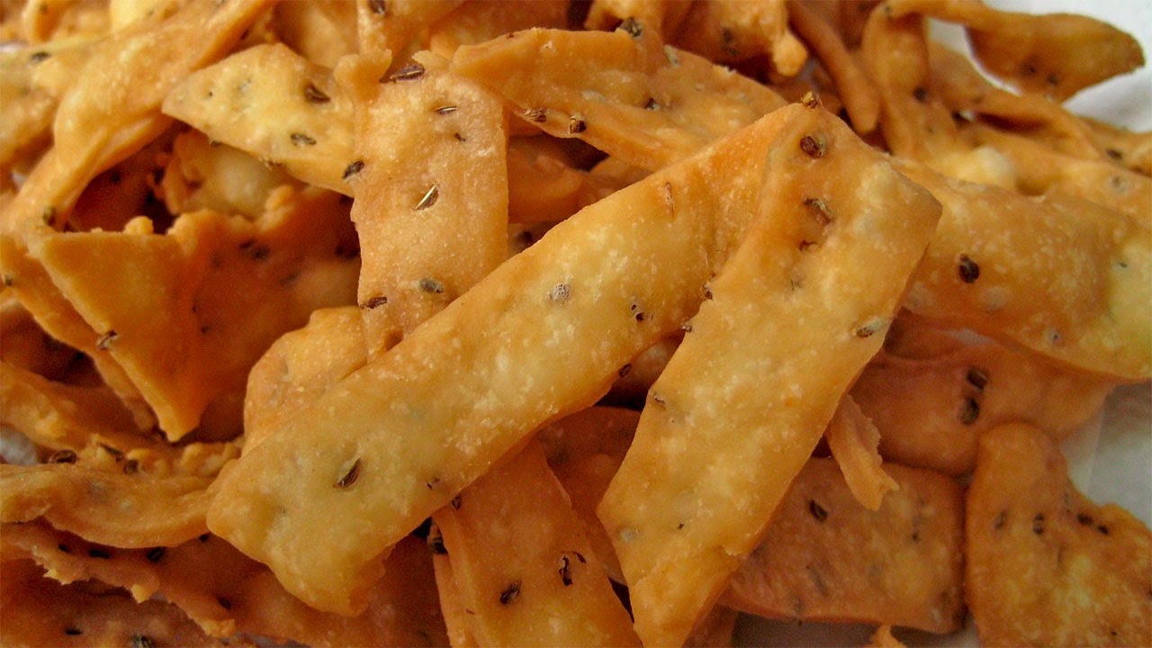 Namak Para Recipe by Sonia Goyal @ ekunji.com - YouTube