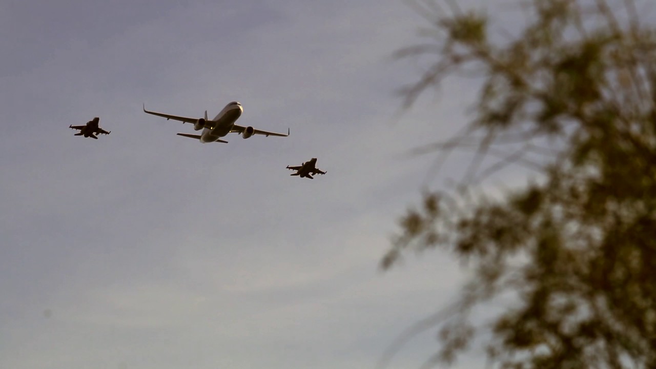 Greek Air force demo - Γιορτη Πολεμικης Αεροποριας - YouTube