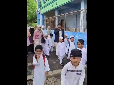 Pawai Menyambut Datangnya Bulan Suci Ramadhan. KB, RA & MI MIFTAHUL HUDA Ngenep. Sabtu, 9 Maret ...