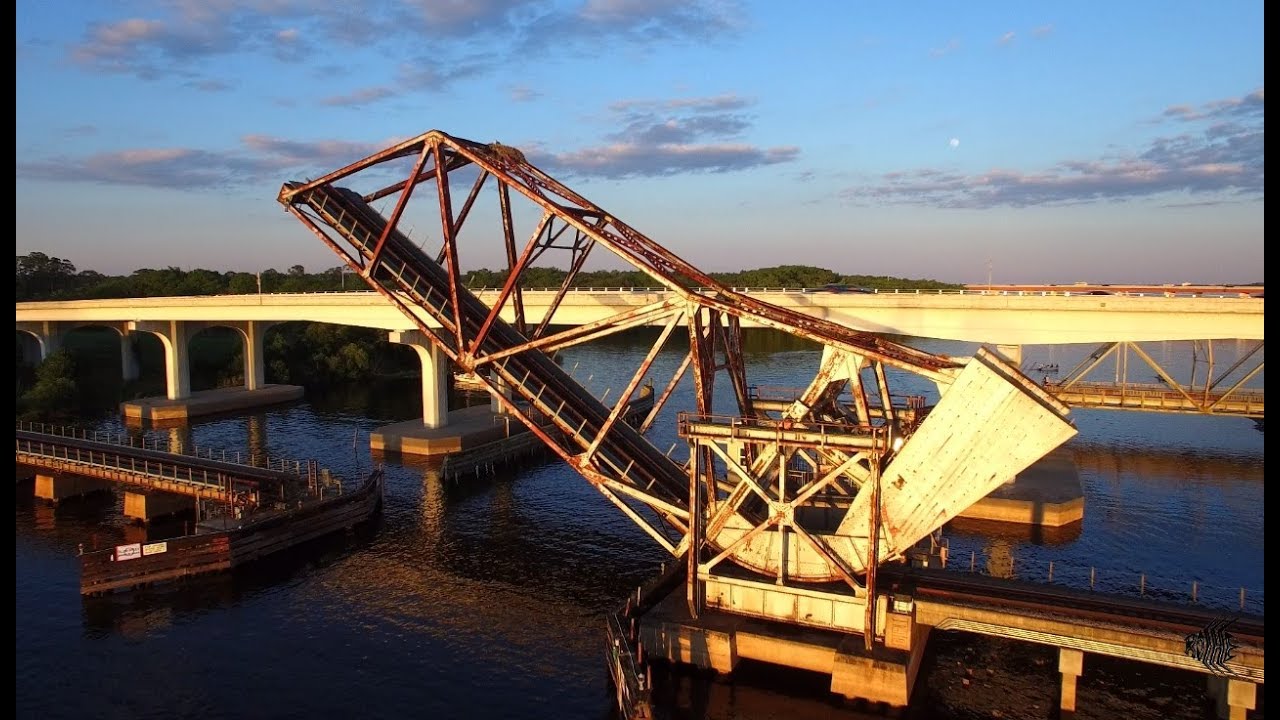 St. Johns River Historic Railroad Counterweight Bridge - YouTube