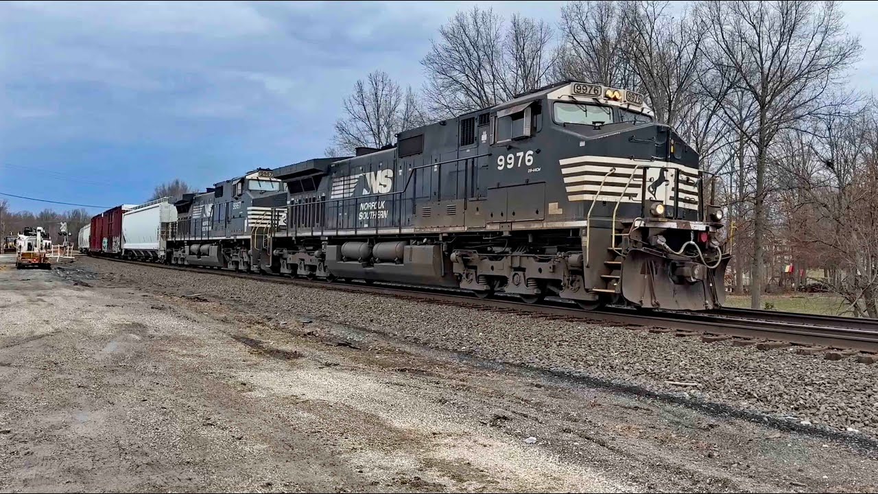NS train 36N. - YouTube