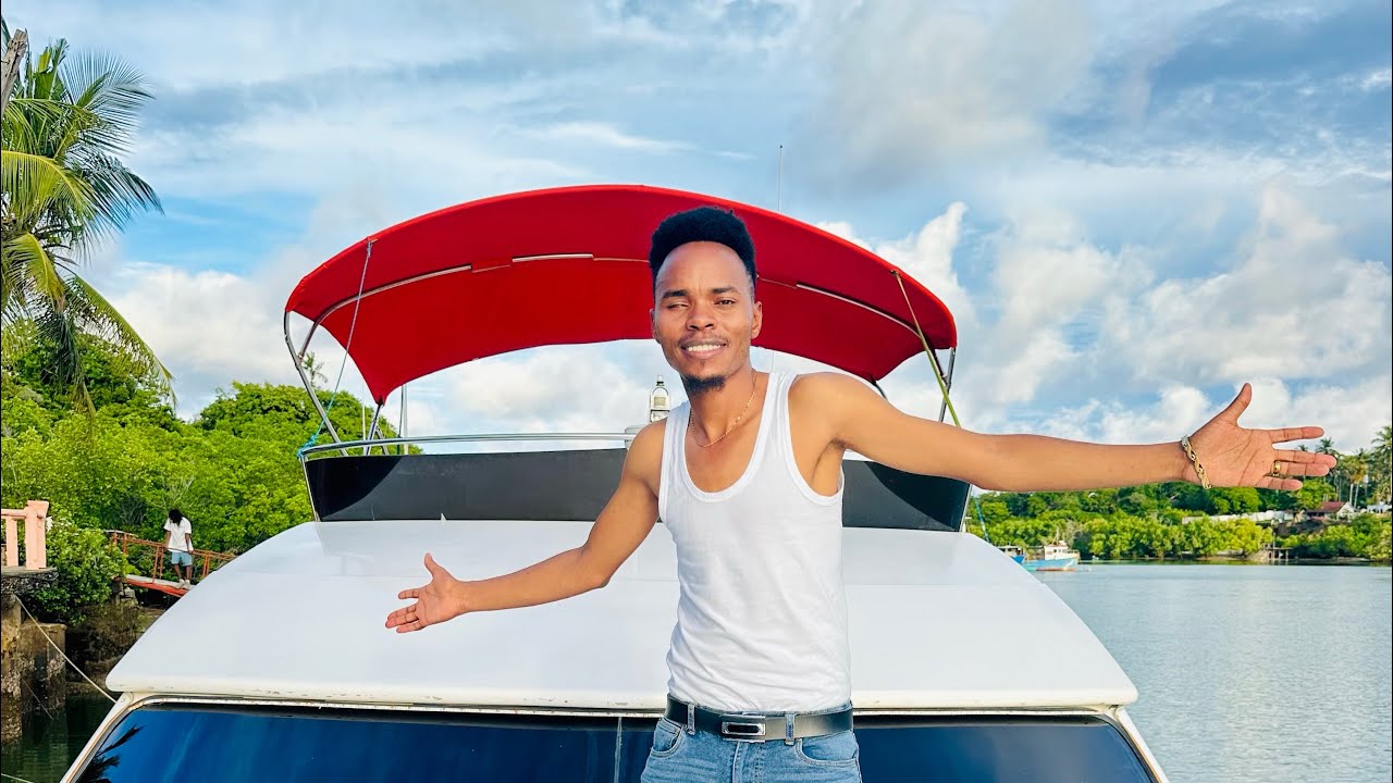 Oo Stephen Kasolo on Stage you must watch this - YouTube