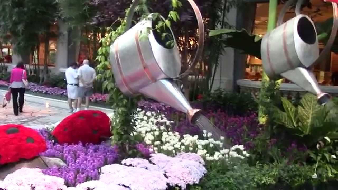 Flower Garden at the Bellagio - YouTube
