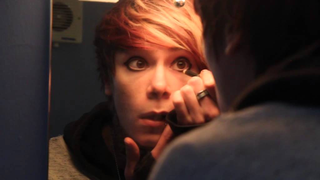 Eagle Summers - Eyeliner - YouTube