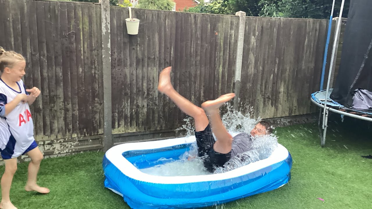Crazy 2vs2 pool wrestling match - YouTube