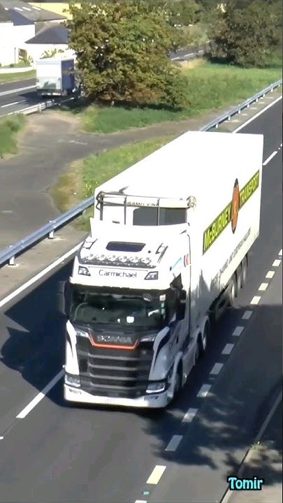 SCANIA A1(M) motorway #truckspotting #tomir - YouTube