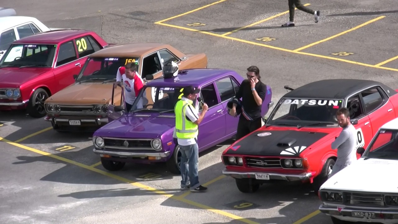 Mad Rob live from the racetrack - YouTube